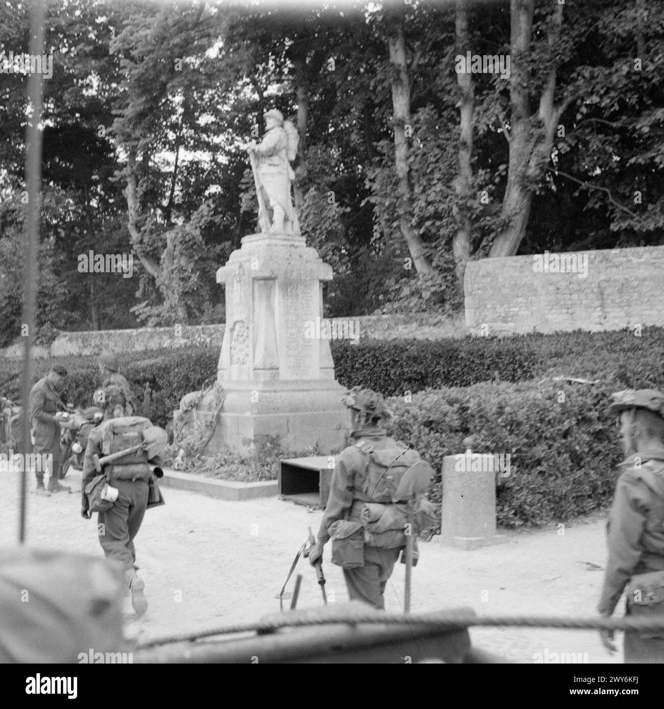 3rd division troops hi-res stock photography and images - Alamy