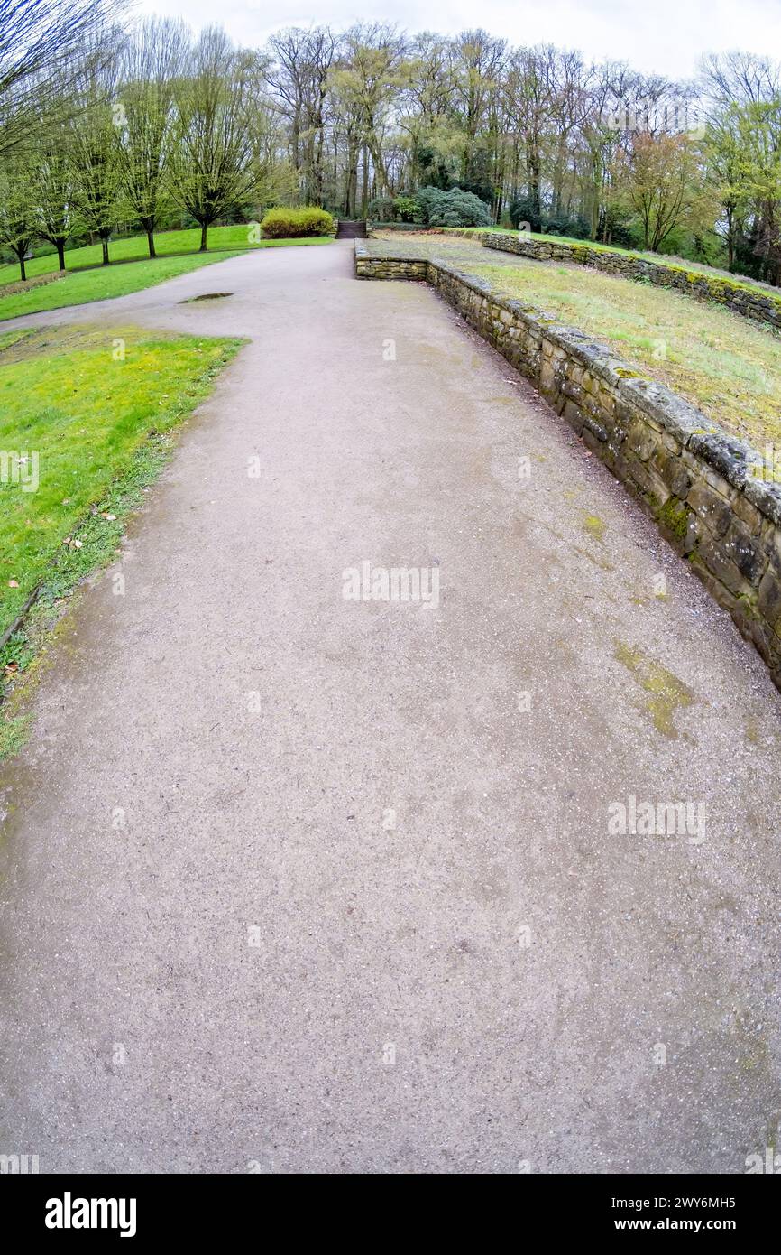 Desolate path hi-res stock photography and images - Alamy