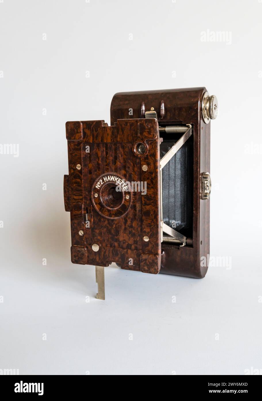 Kodak no 2 hawkette bakelite camera hi-res stock photography and images ...