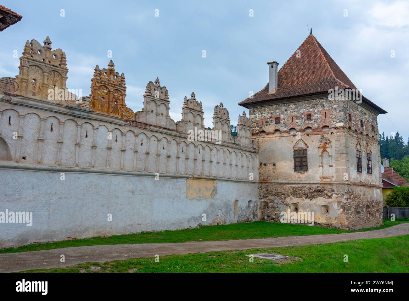 View of the Lazar castle in Lazarea, Romania Stock Photo - Alamy