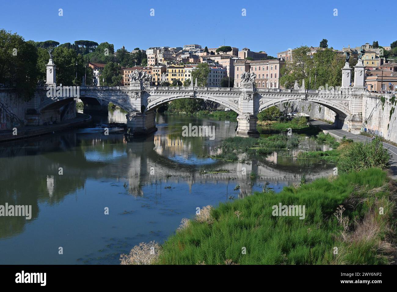 Ponte fluvial hi-res stock photography and images - Alamy