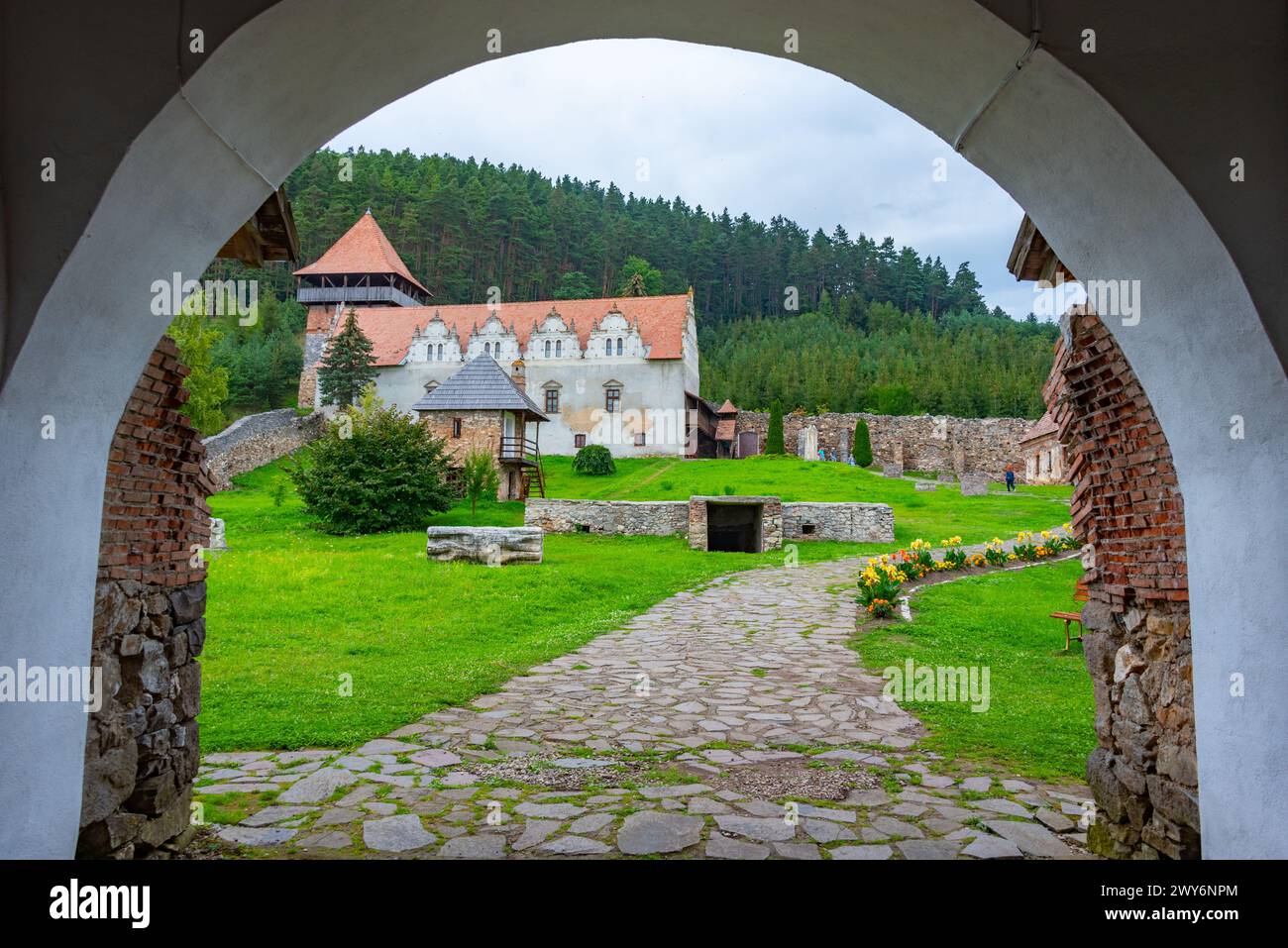 View of the Lazar castle in Lazarea, Romania Stock Photo - Alamy