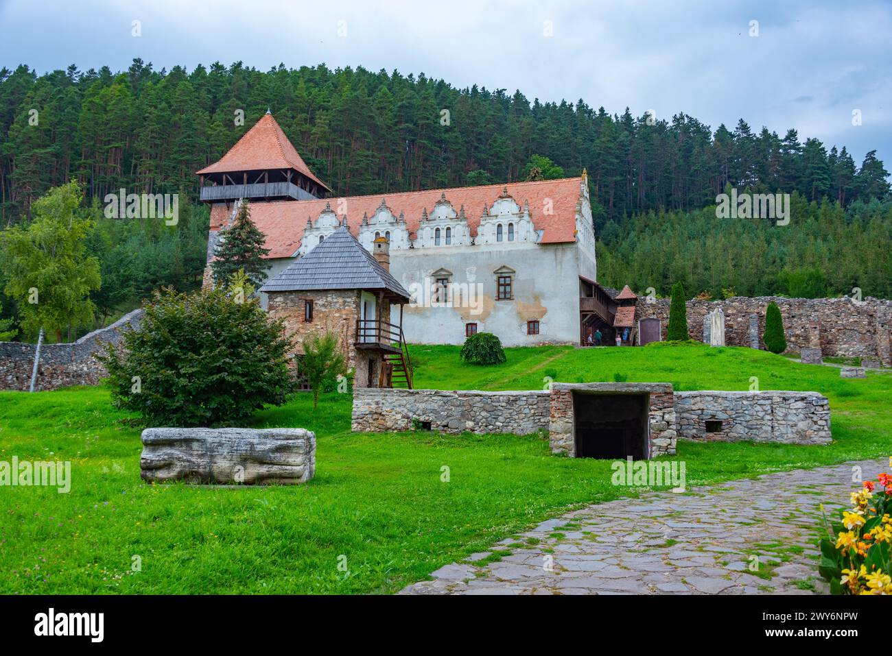View of the Lazar castle in Lazarea, Romania Stock Photo - Alamy