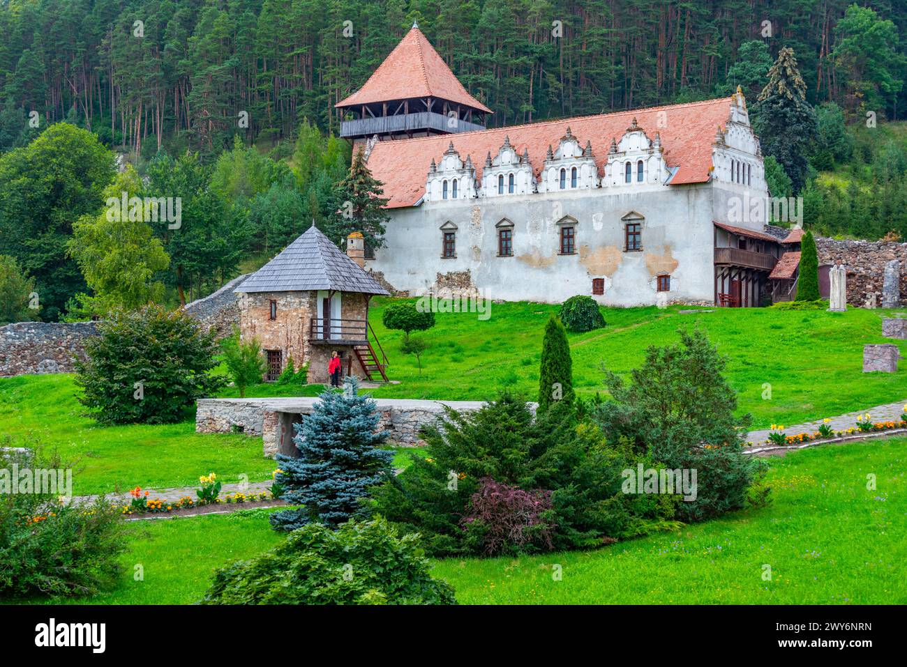 View of the Lazar castle in Lazarea, Romania Stock Photo - Alamy
