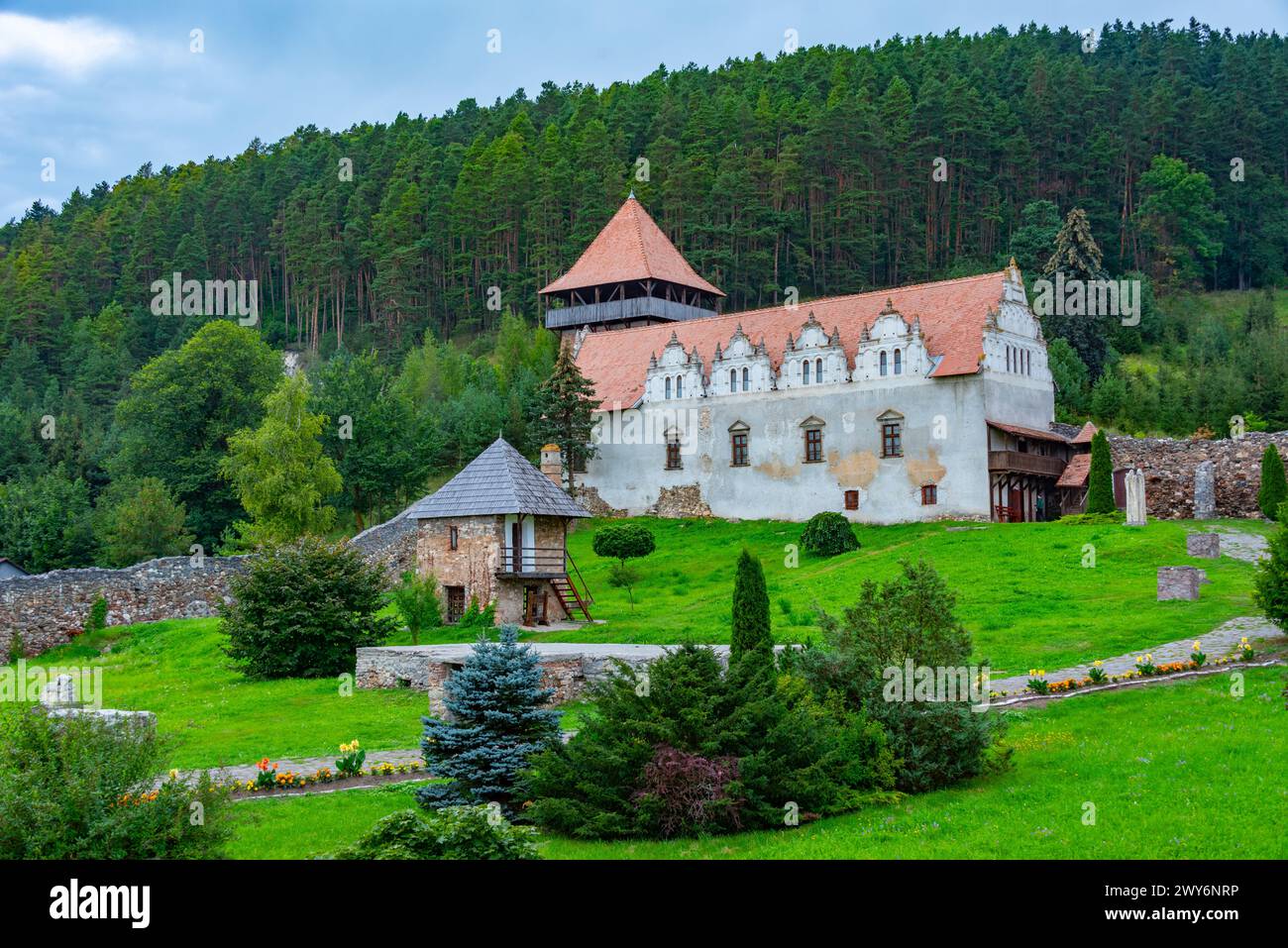 View of the Lazar castle in Lazarea, Romania Stock Photo - Alamy