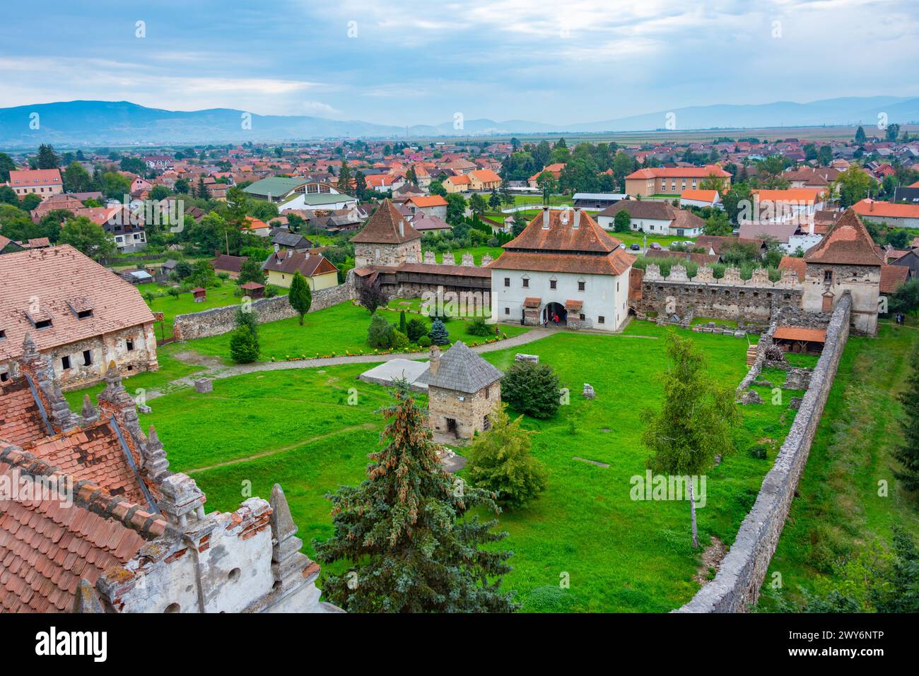 View of the Lazar castle in Lazarea, Romania Stock Photo - Alamy