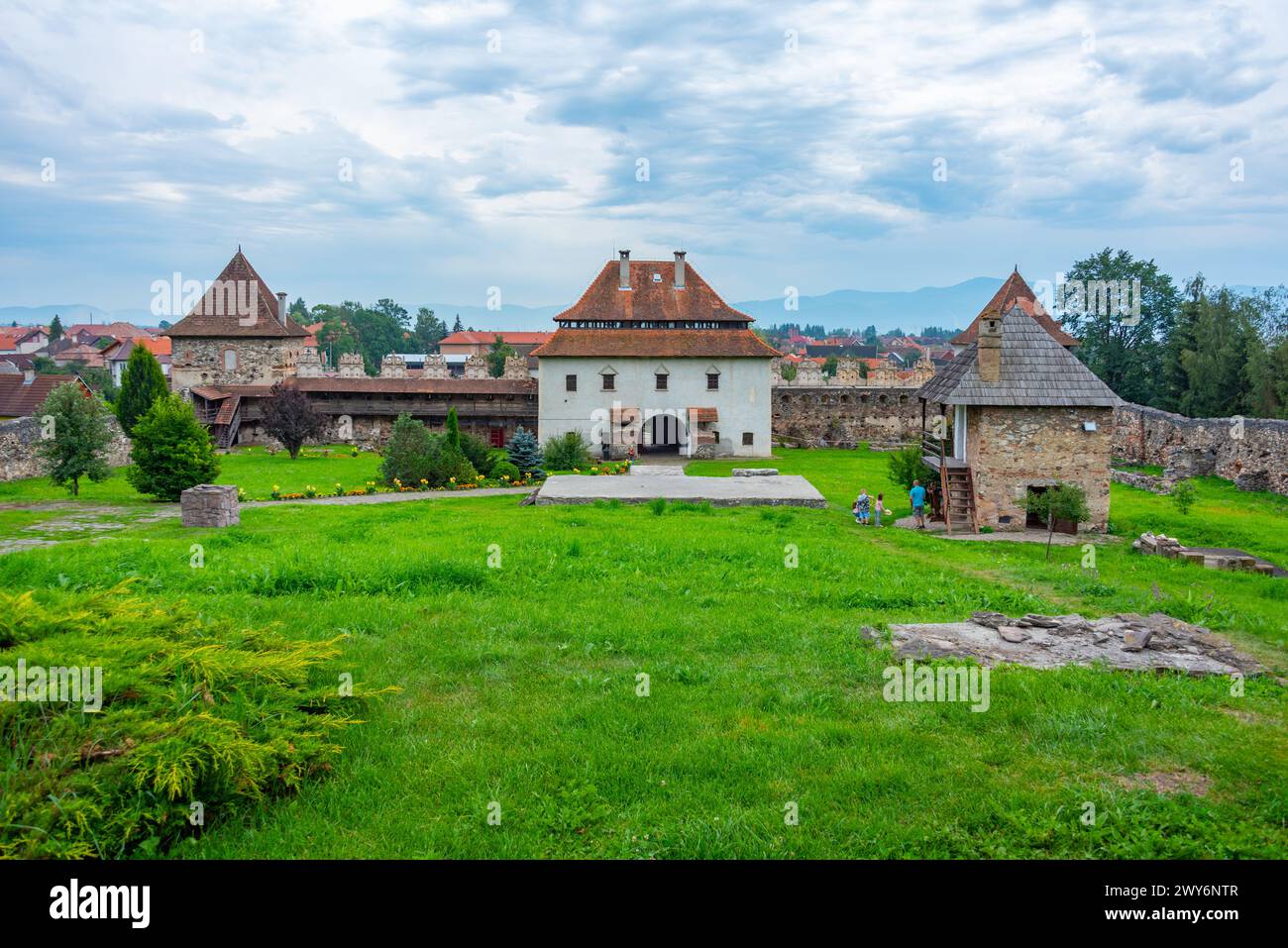 View of the Lazar castle in Lazarea, Romania Stock Photo - Alamy