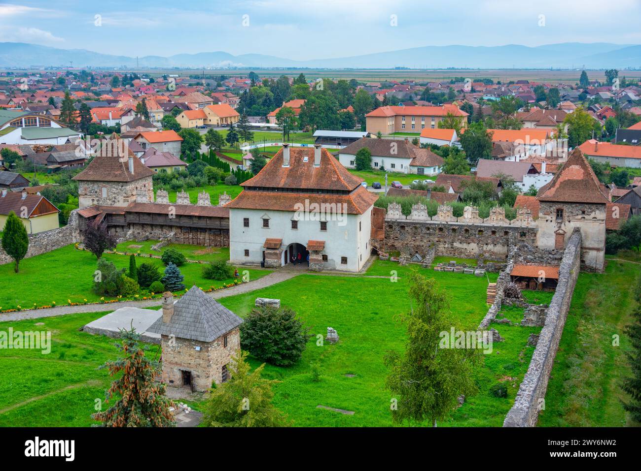 View of the Lazar castle in Lazarea, Romania Stock Photo - Alamy