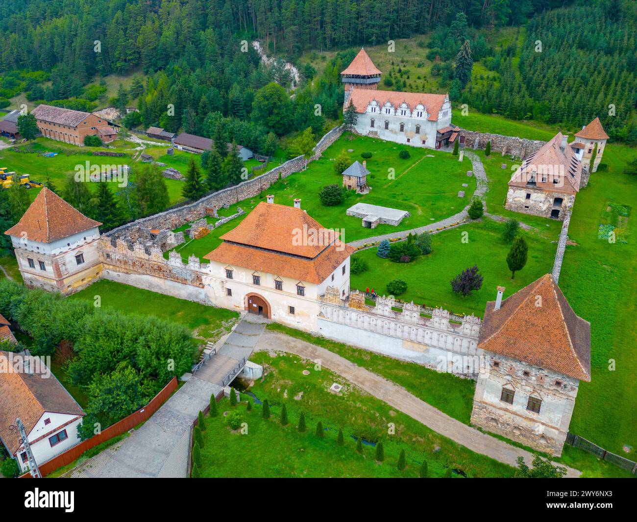 View of the Lazar castle in Lazarea, Romania Stock Photo - Alamy