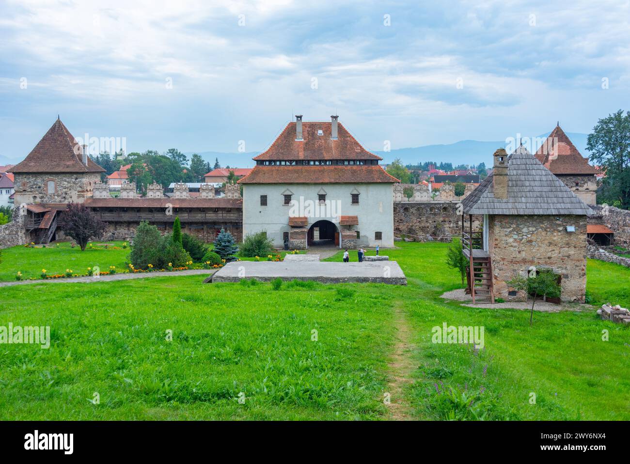 View of the Lazar castle in Lazarea, Romania Stock Photo - Alamy
