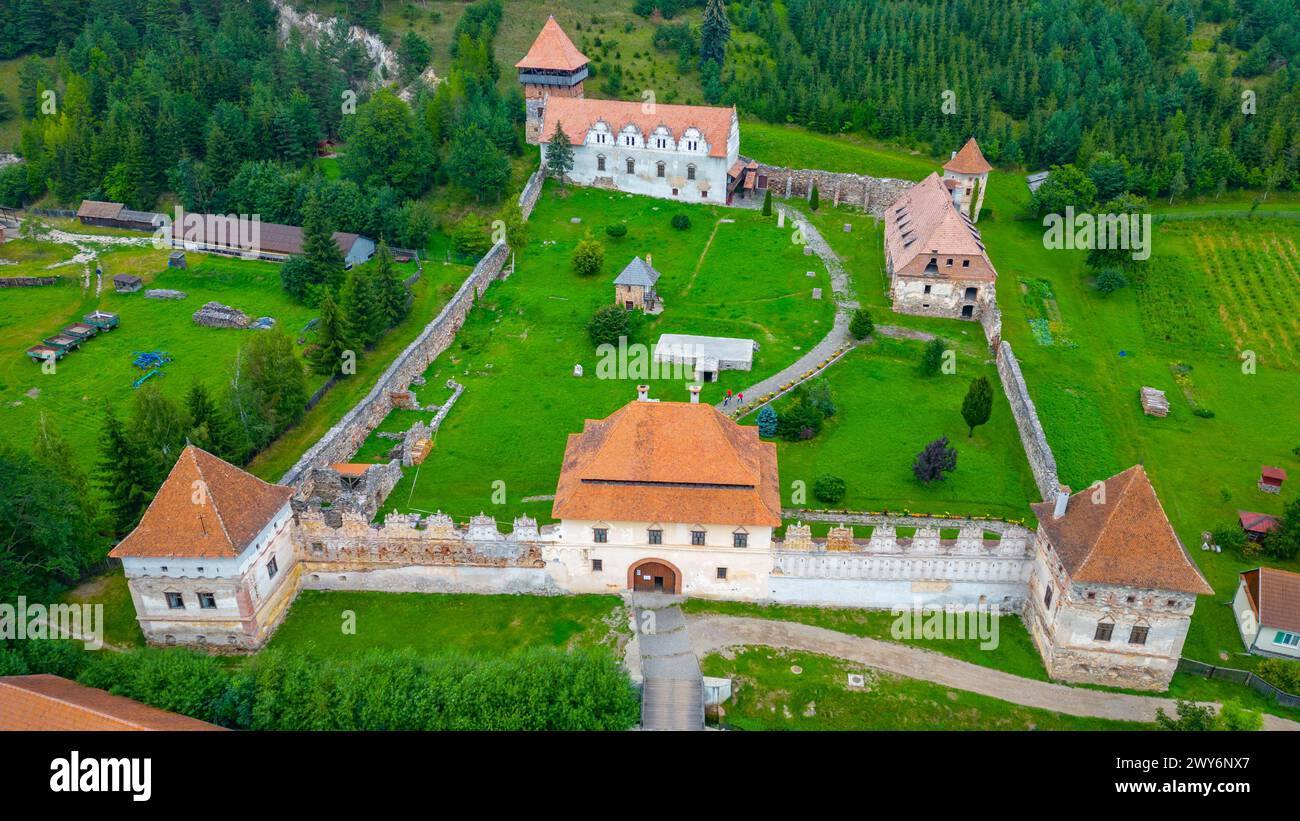 View of the Lazar castle in Lazarea, Romania Stock Photo - Alamy