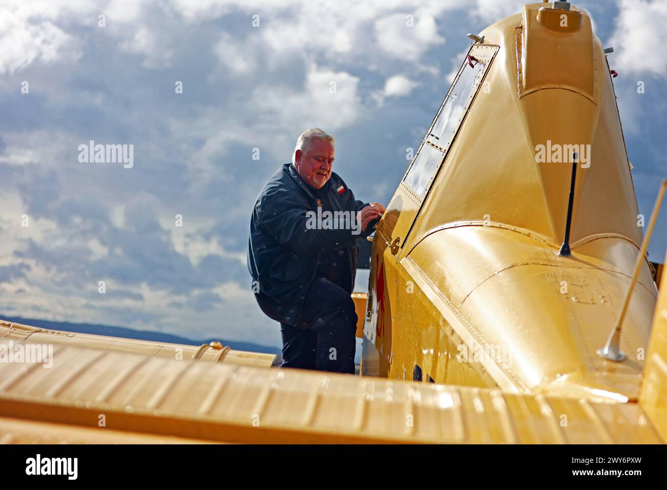 Ballenstedt, Germany. 04th Apr, 2024. Polish pilot Maciej Lewandowski ...