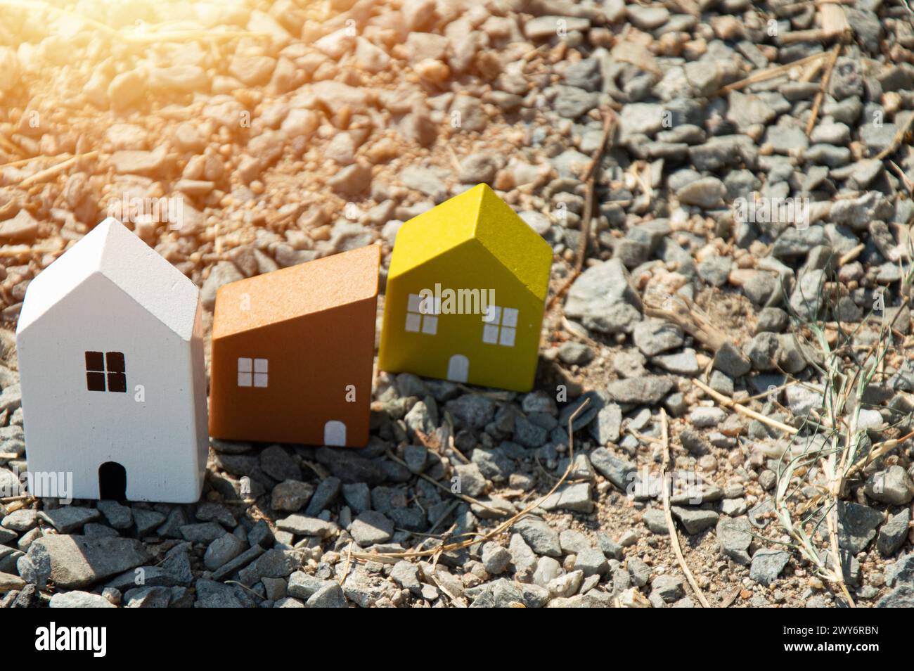 Real Estate Investment Ideas: Buying a House or Land for a Price Target ...