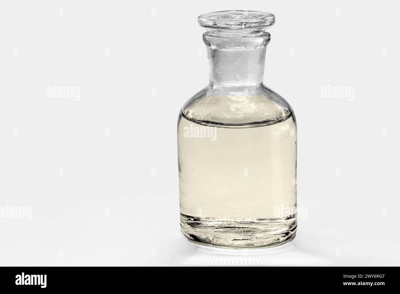 Liquid pesticide Diethyltoluamide DEET 99% TC for mosquito repellent ...