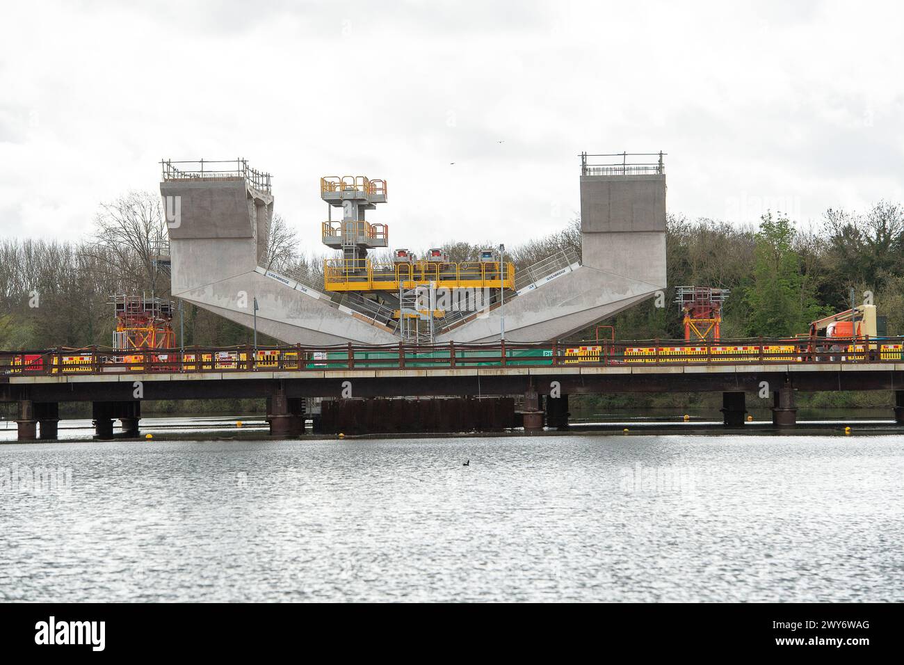 Harefield, UK. 4th April 2024. HS2 are continuing work on the High Speed Rail 2 Colne Valley ...
