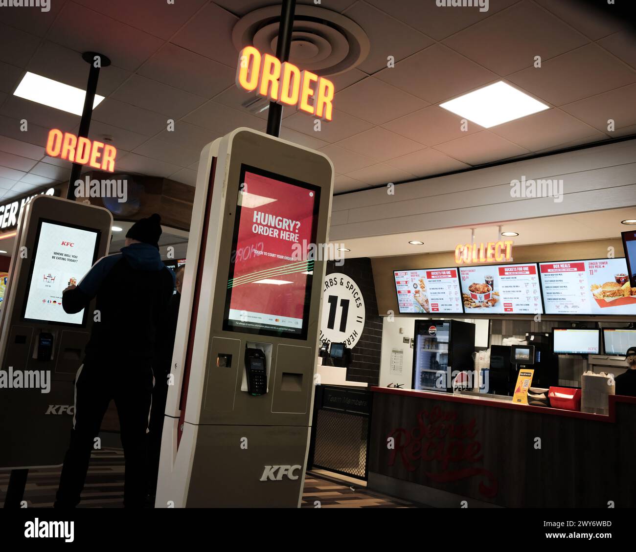 Mcdonalds self service hi-res stock photography and images - Alamy