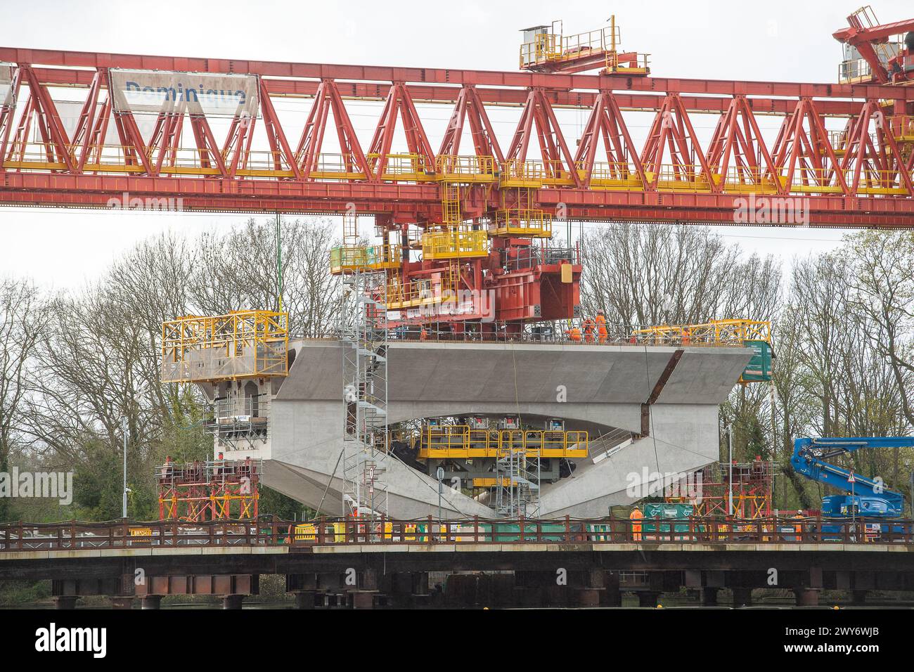 Harefield, UK. 4th April 2024. HS2 are continuing work on the High Speed Rail 2 Colne Valley ...