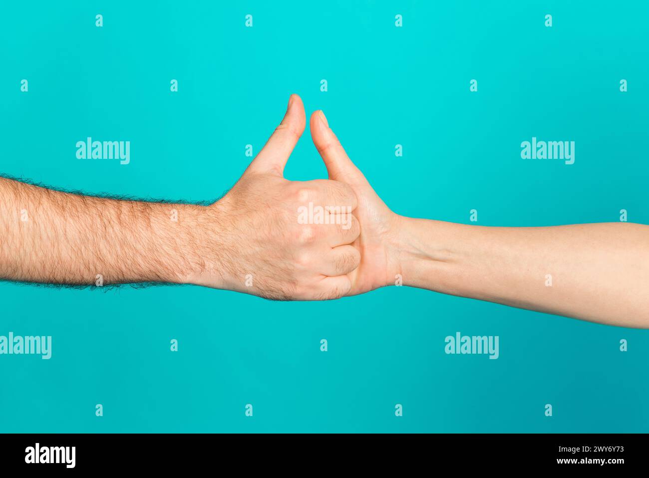 Thumb war game hi-res stock photography and images - Alamy