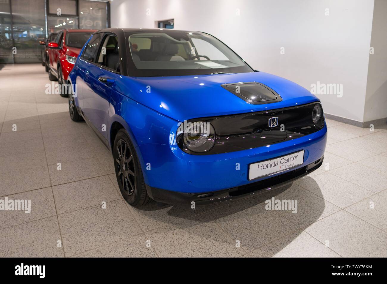 blue Honda e Electric Car, electric subcompact ev Japanese manufacturer ...