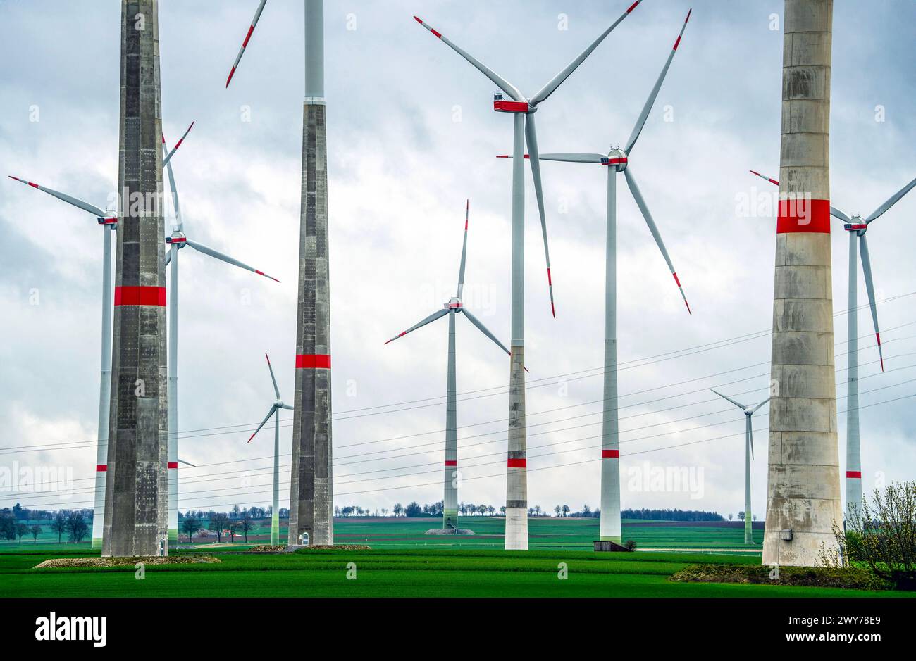 Windpark Sintfeld, einer der größten deutschen Windparks, Kreis ...