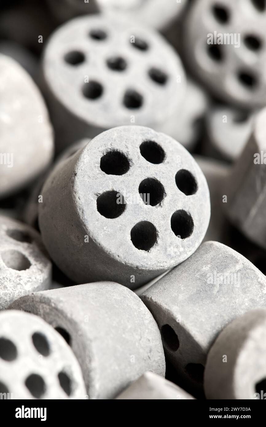 Carbon dioxide reforming of methane nickel catalyst seven holes ...