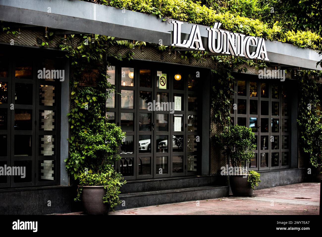 Restaurante la unica hi-res stock photography and images - Alamy
