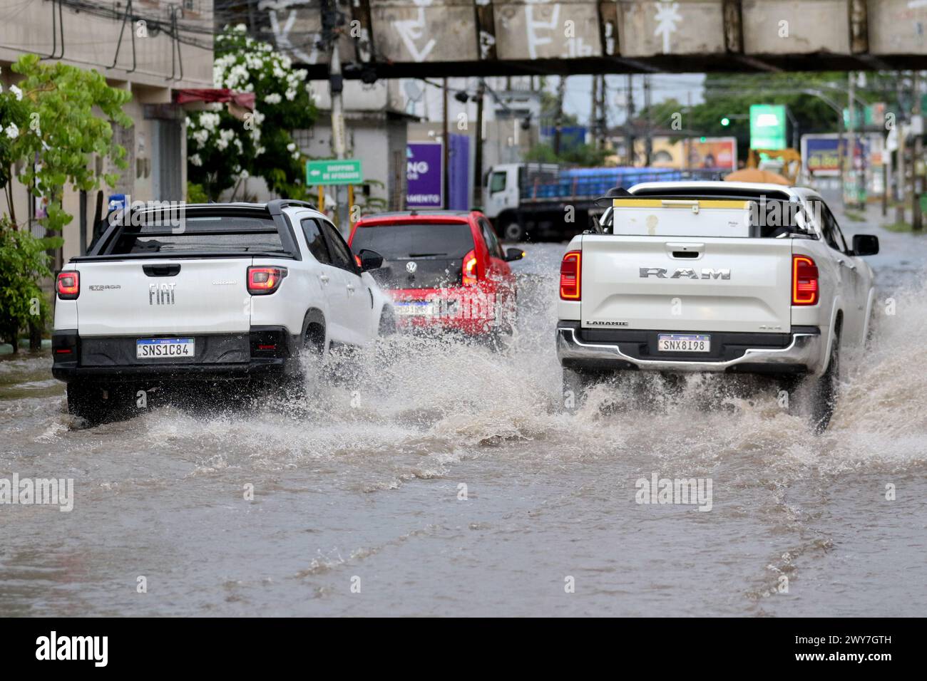 PE - RECIFE - 04/04/2024 - RECIFE, FLOODING - Flooding seen in Afogados ...