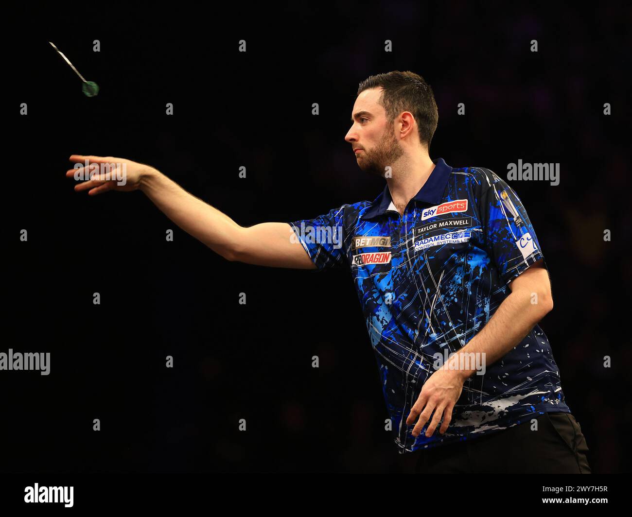 Manchester, UK. 04th Apr, 2024. Luke Humphries throws during the 2024 ...