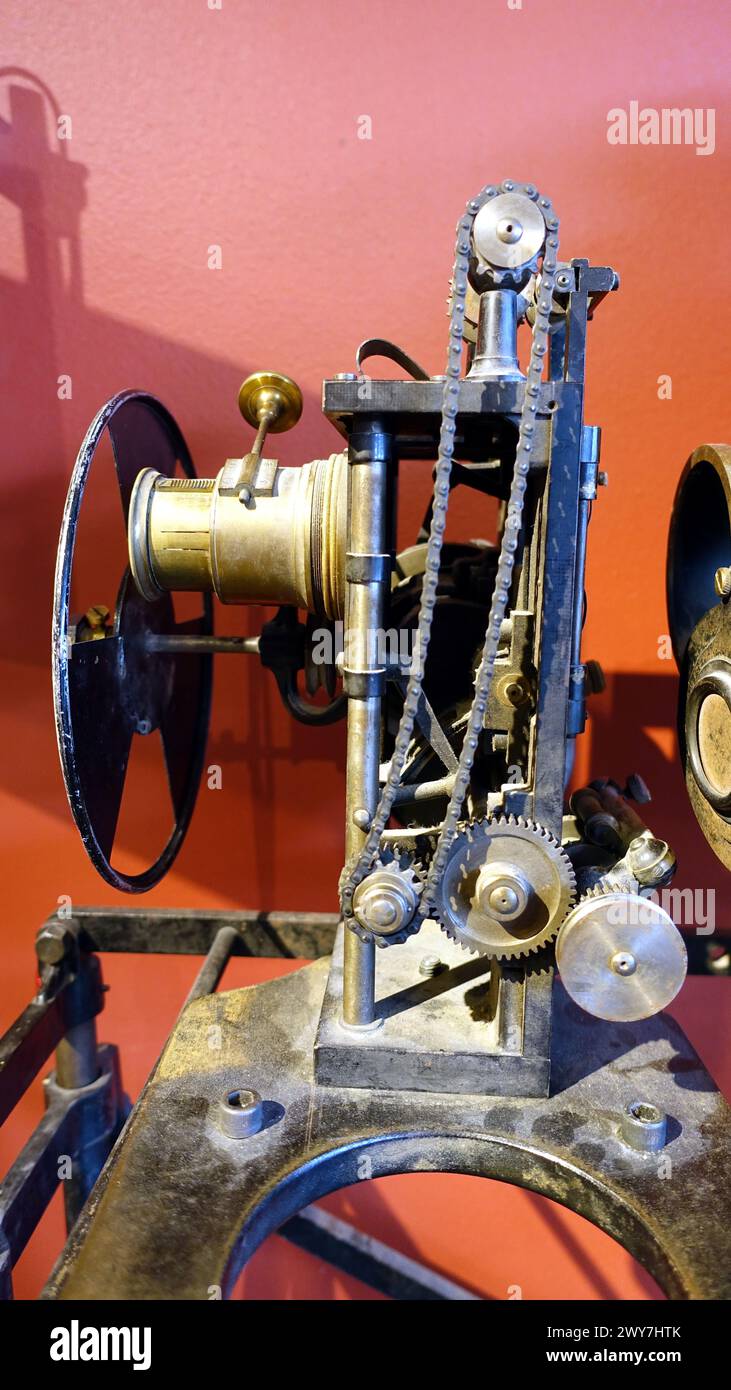 Empty 8mm movie film reel hi-res stock photography and images - Alamy