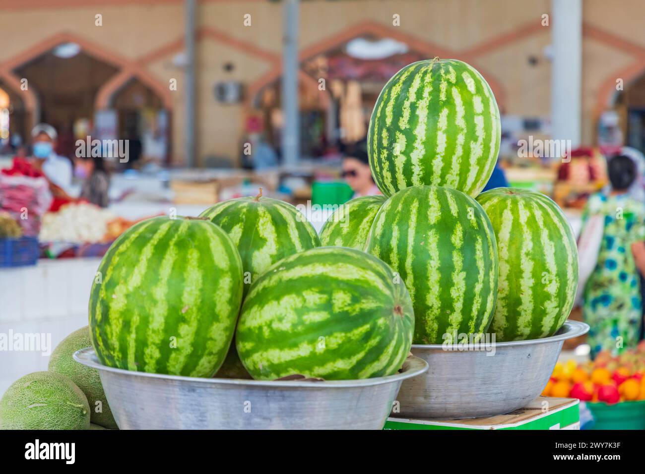 Uzbekistan melon hi-res stock photography and images - Alamy