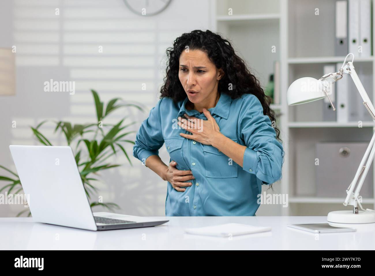 Heart attack first aid office hi-res stock photography and images - Alamy