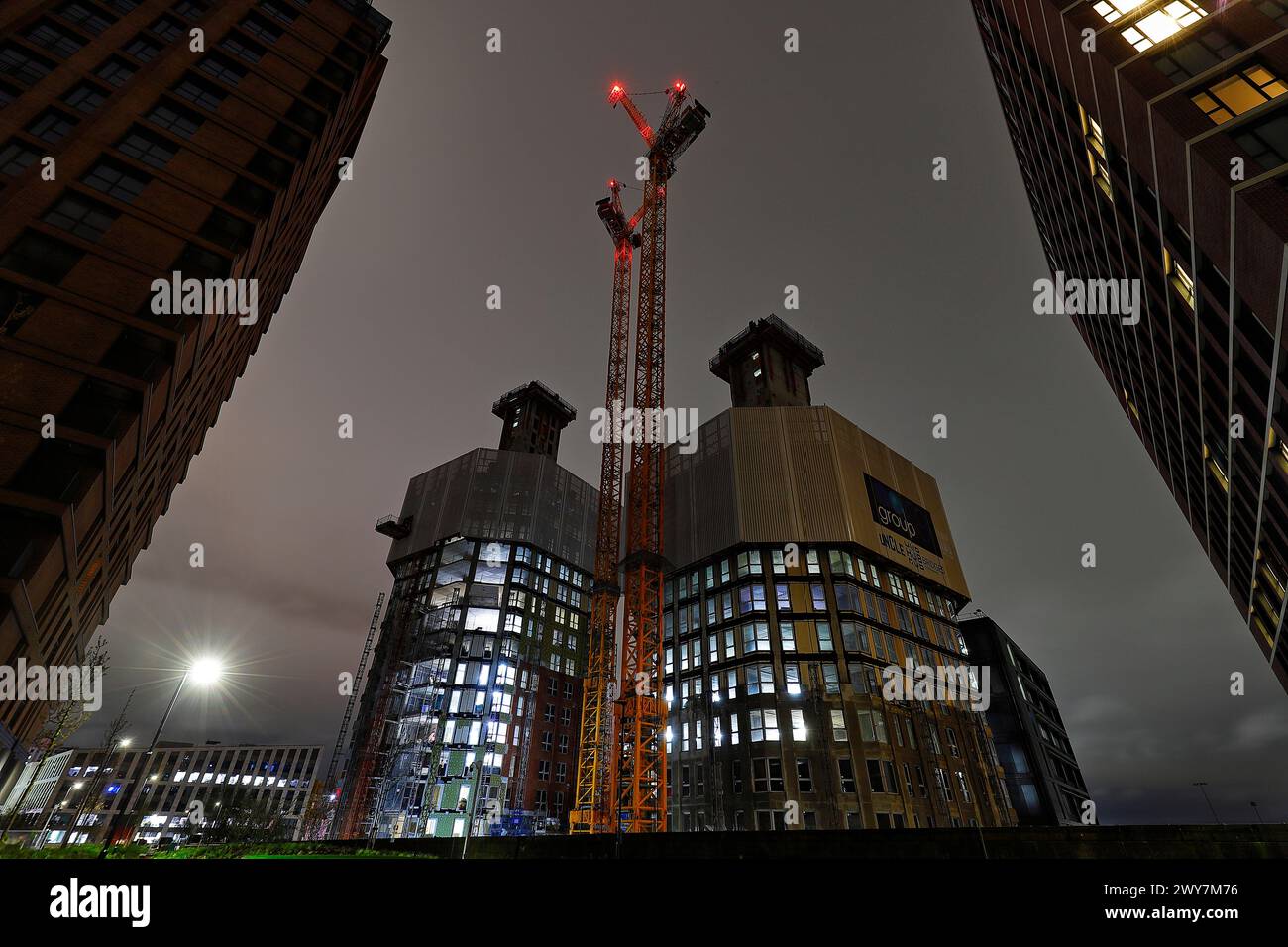 Buildings under construction in leeds hi-res stock photography and ...
