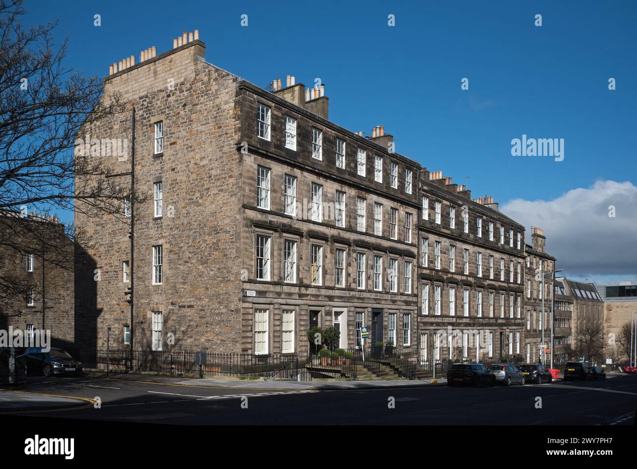 Traditional edinburgh tenement hi-res stock photography and images - Alamy