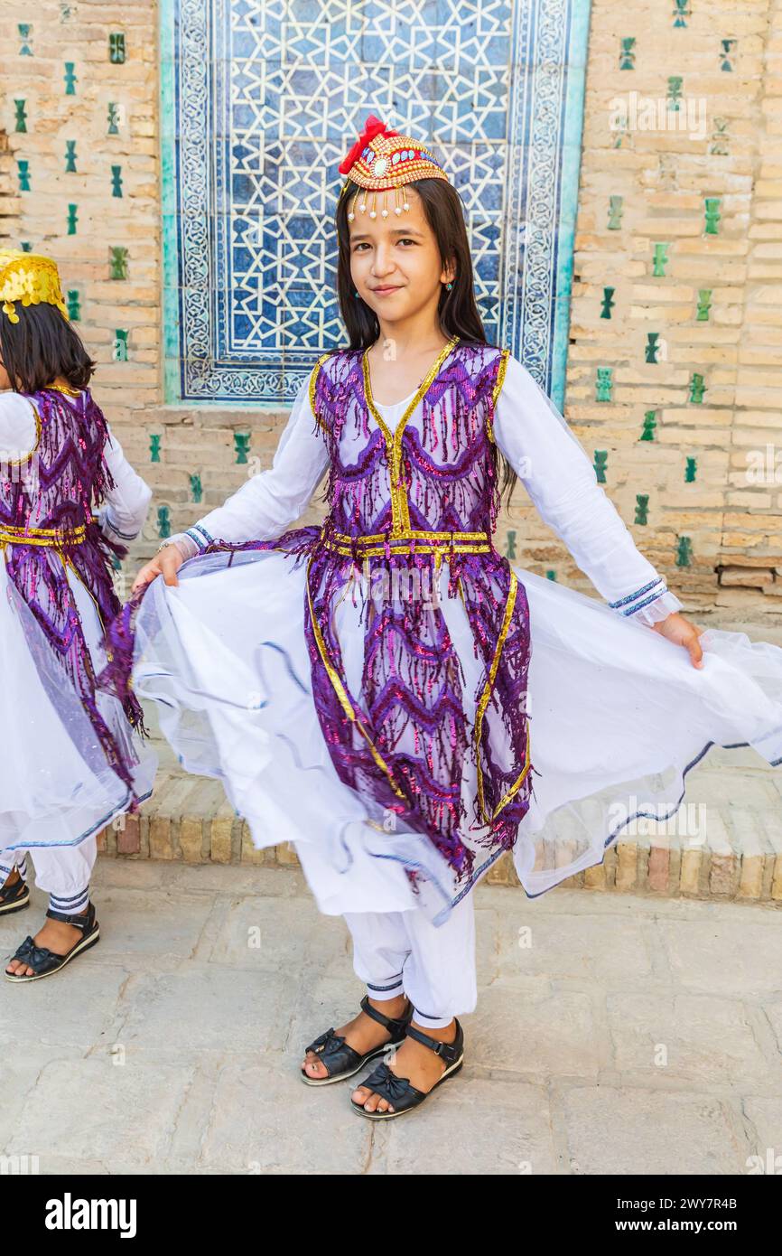 Two uzbek women in traditional hi-res stock photography and images - Alamy