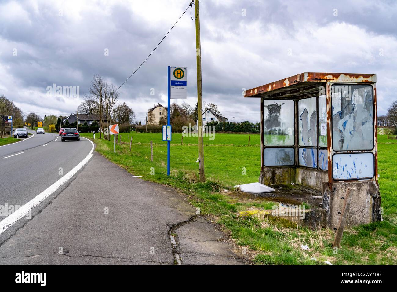 Old bus shelter bus stop hi-res stock photography and images - Alamy
