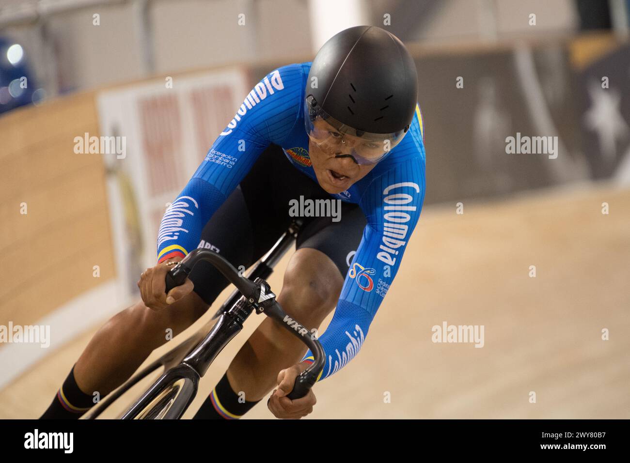 Colombian track sprinter hi-res stock photography and images - Alamy