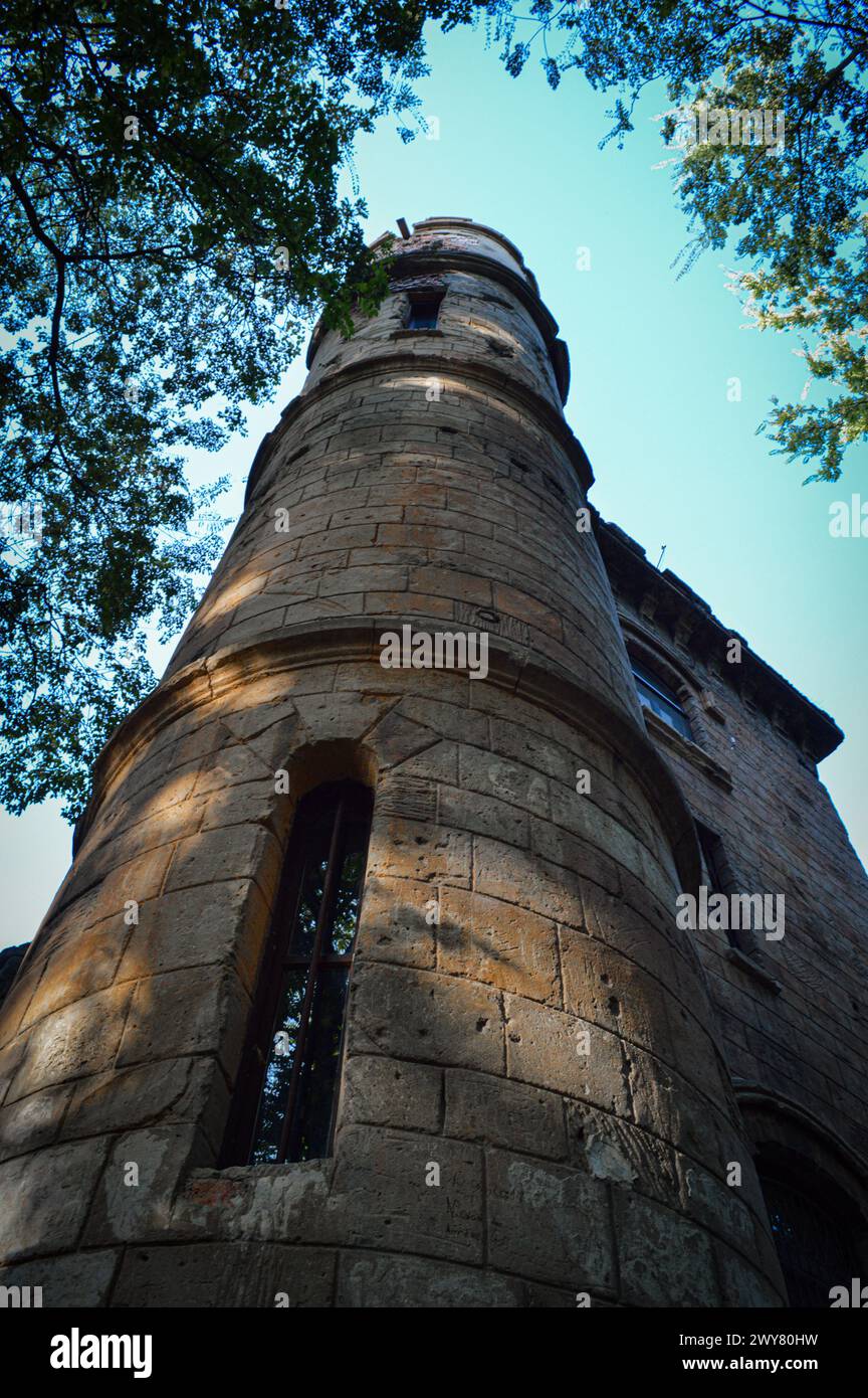 Mossy stone tower hi-res stock photography and images - Alamy