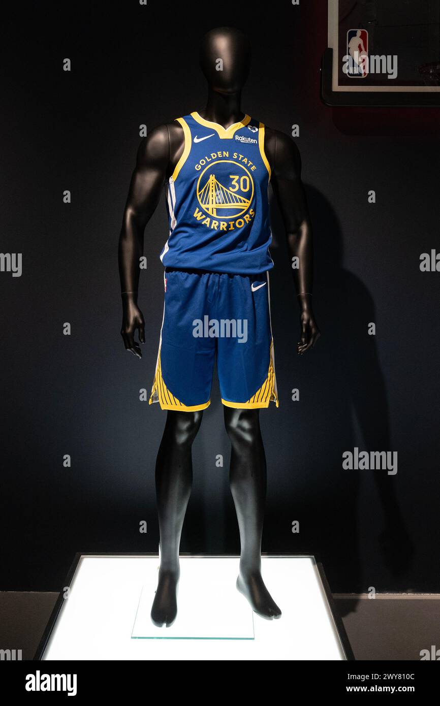 Stephen Curry complete uniform worn during NBA vs. WNBA 3-point ...