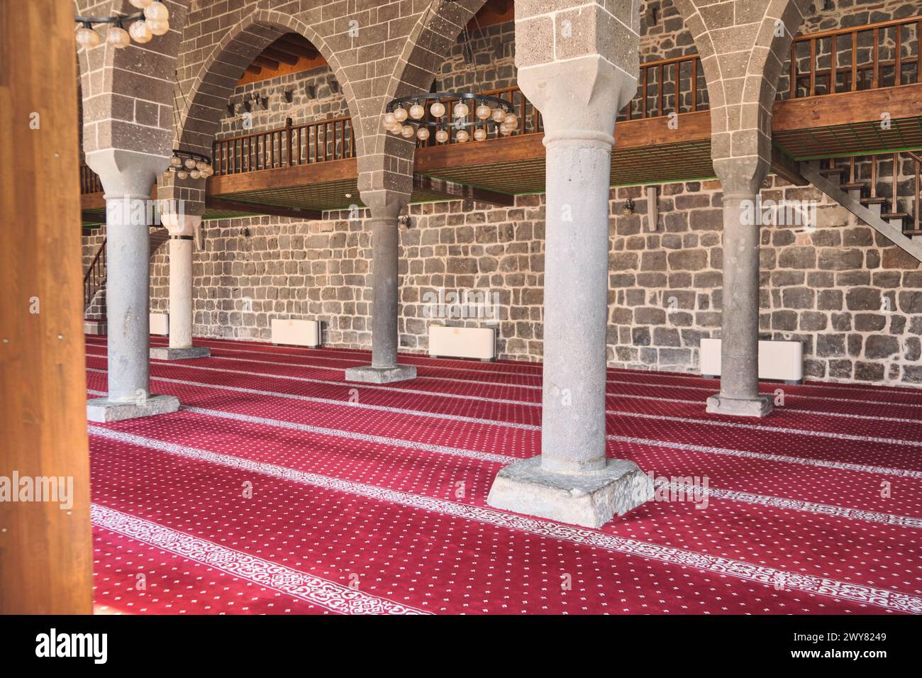 Interior of women prayer section at Grand Mosque of Diyarbakir Stock ...
