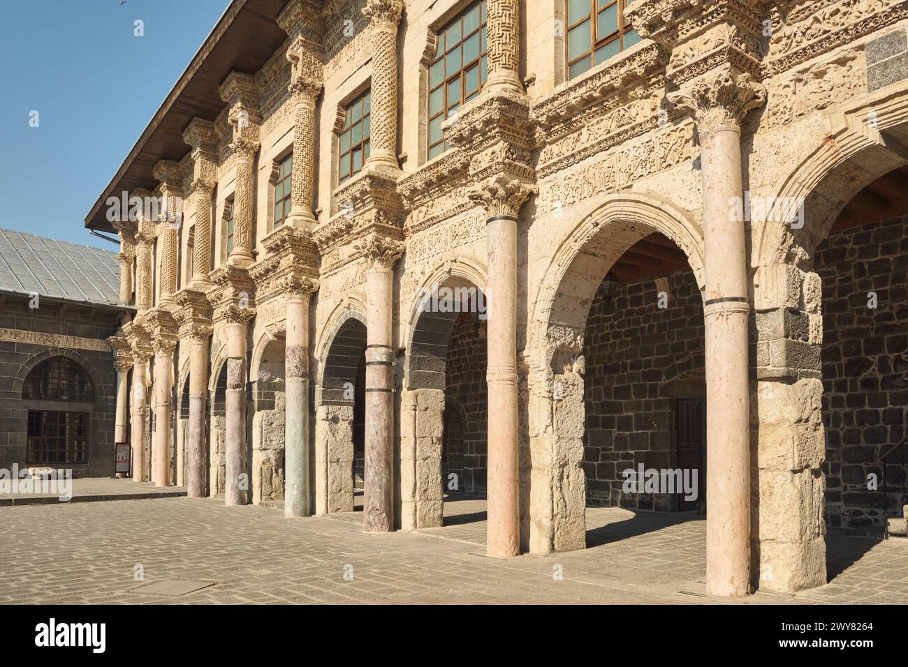 Ulu cami grand mosque diyarbakir hi-res stock photography and images ...