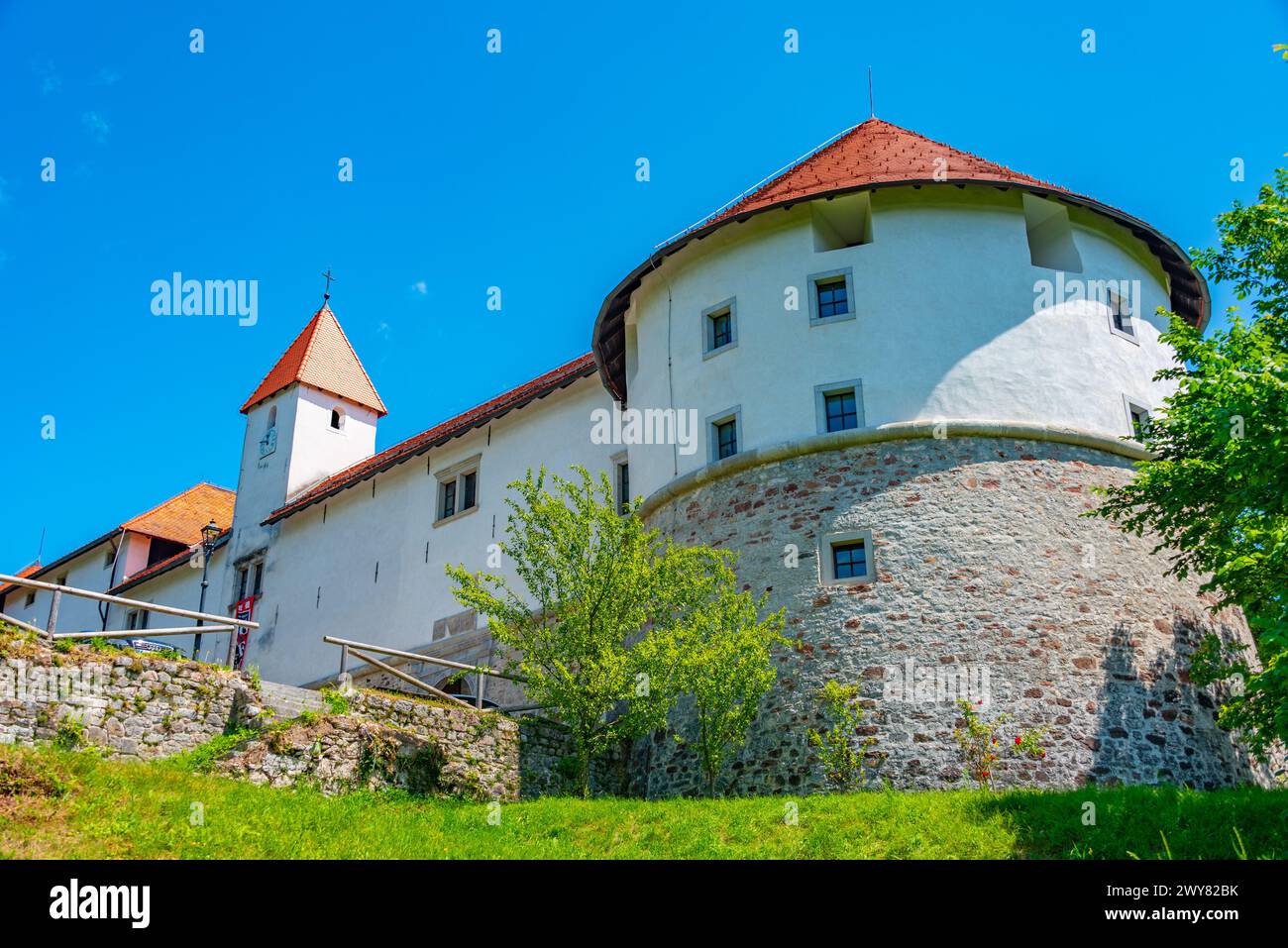 Courtyard of Turjak castle in Slovenia Stock Photo - Alamy
