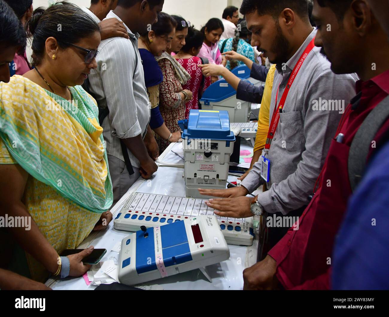 India. 04th Apr, 2024. MUMBAI, INDIA - APRIL 4: Polling officials for ...