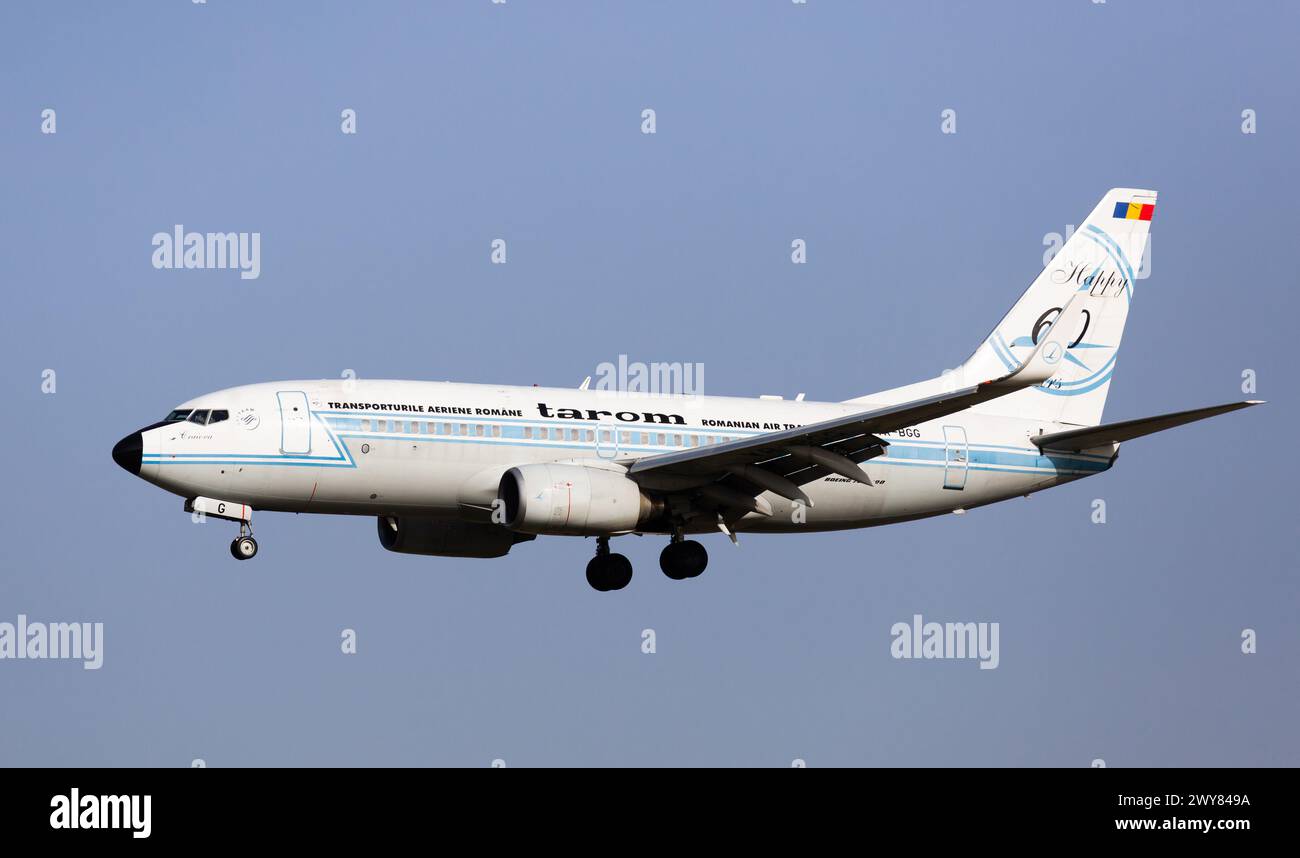 Tarom Airlines Boeing 737 landing at Barcelona Airport Stock Photo - Alamy