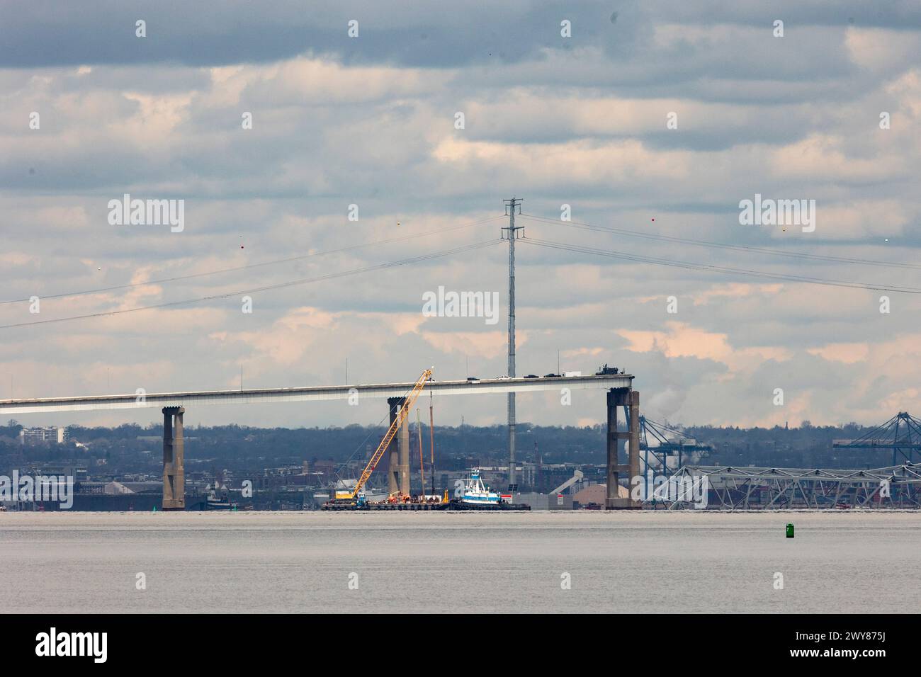 Baltimore, United States. 04th Apr, 2024. Part of the collapsed Francis ...