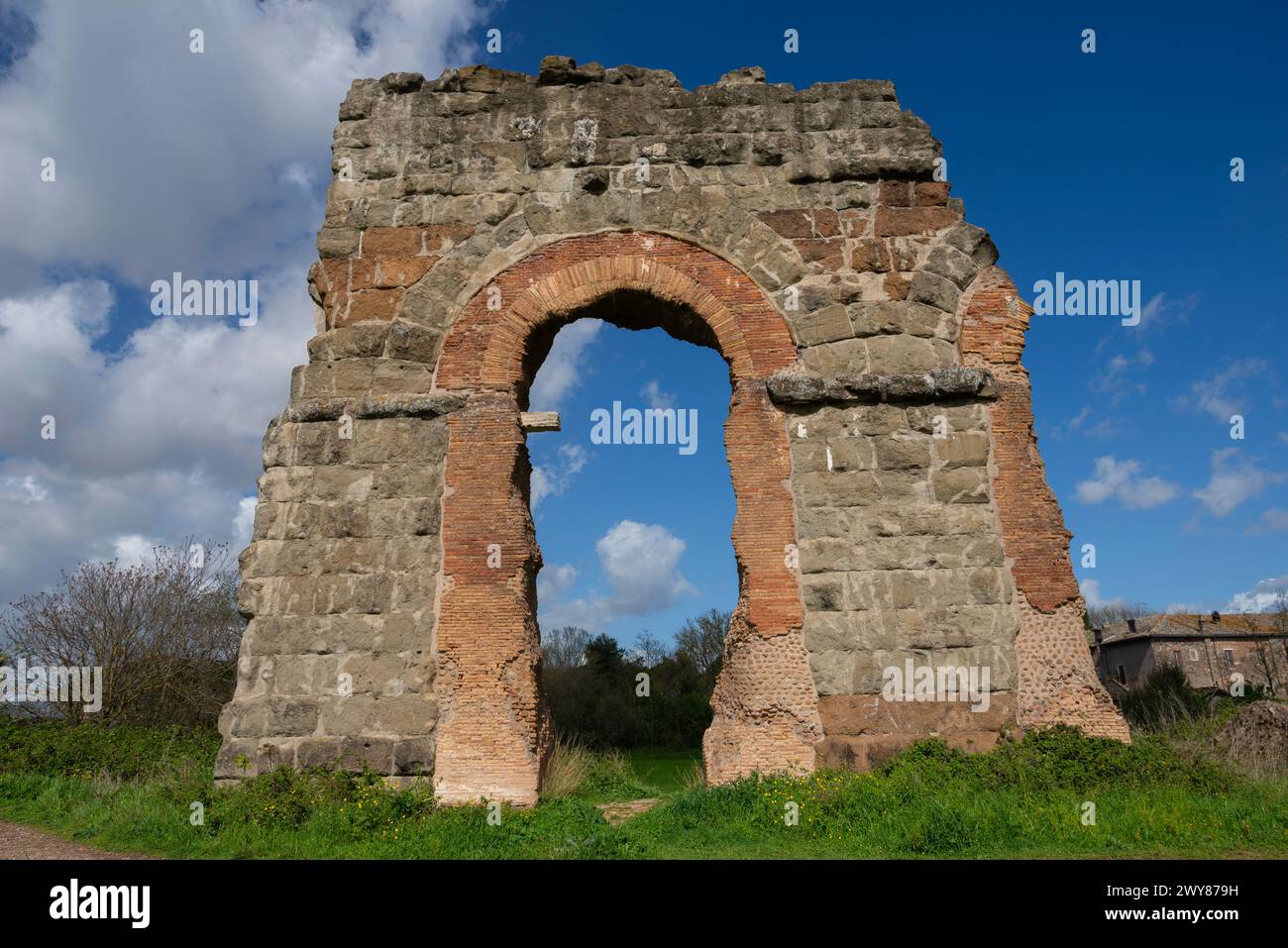 Ancient brick aqueduct hi-res stock photography and images - Alamy