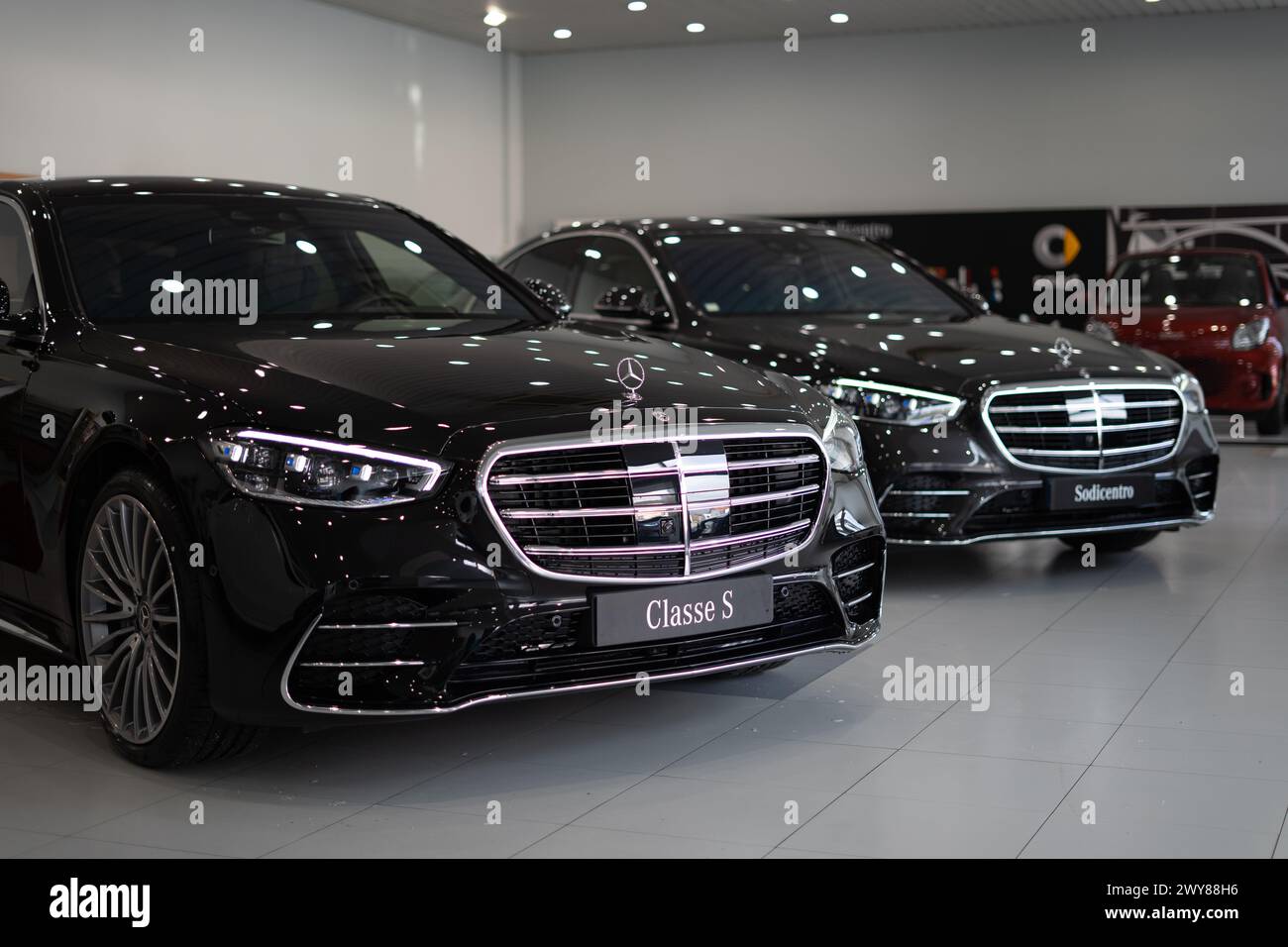 The most luxurious Mercedes Benz, Meet Mercedes Benz S Class Stock ...