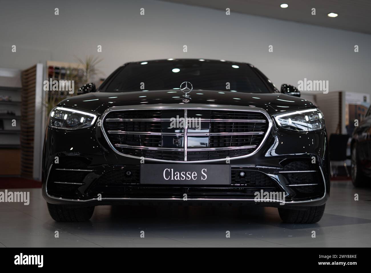 The most luxurious Mercedes Benz, Meet Mercedes Benz S Class Stock ...