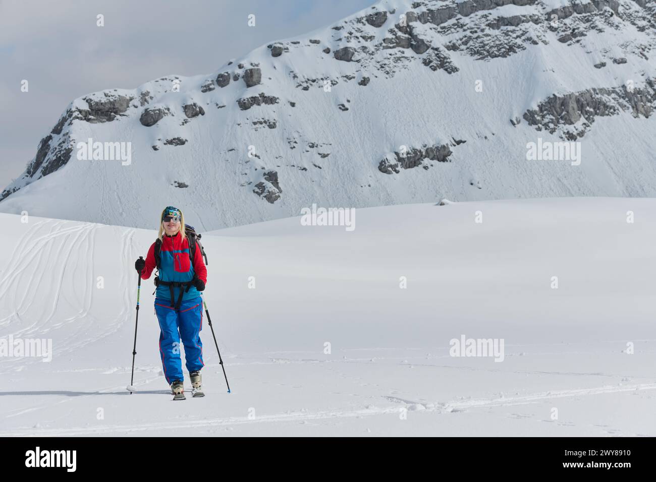 Female mountaineer ascends alps hi-res stock photography and images - Alamy