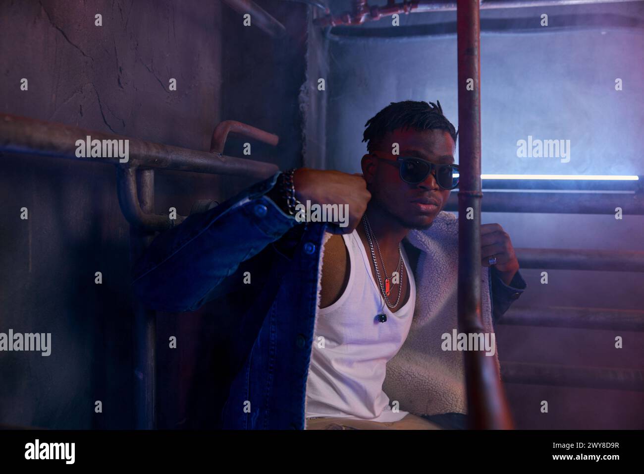 Hip hop African American dancer posing for camera Stock Photo - Alamy