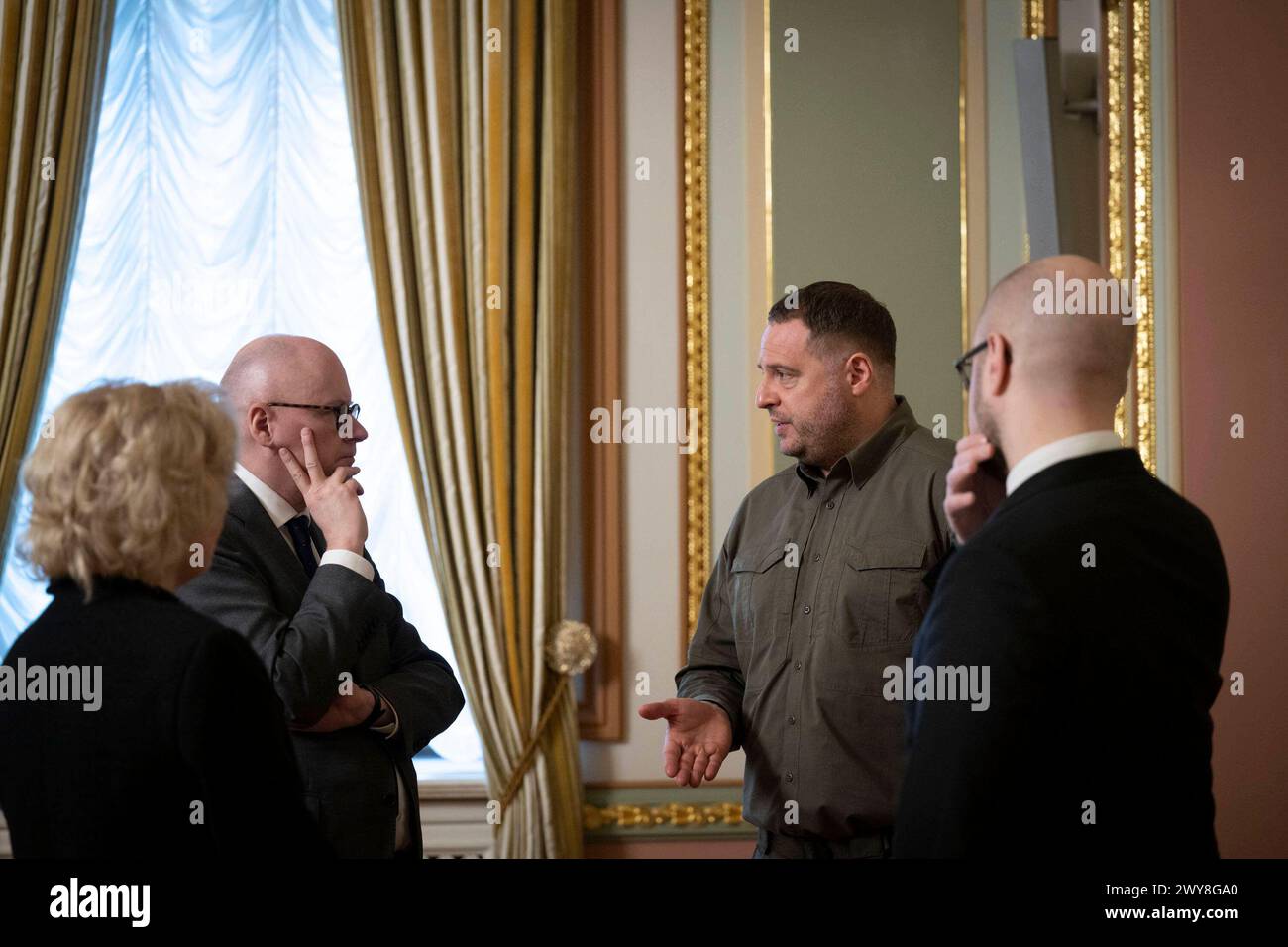 Ukrainian President Volodymyr Zelensky meet with President of Finland ...